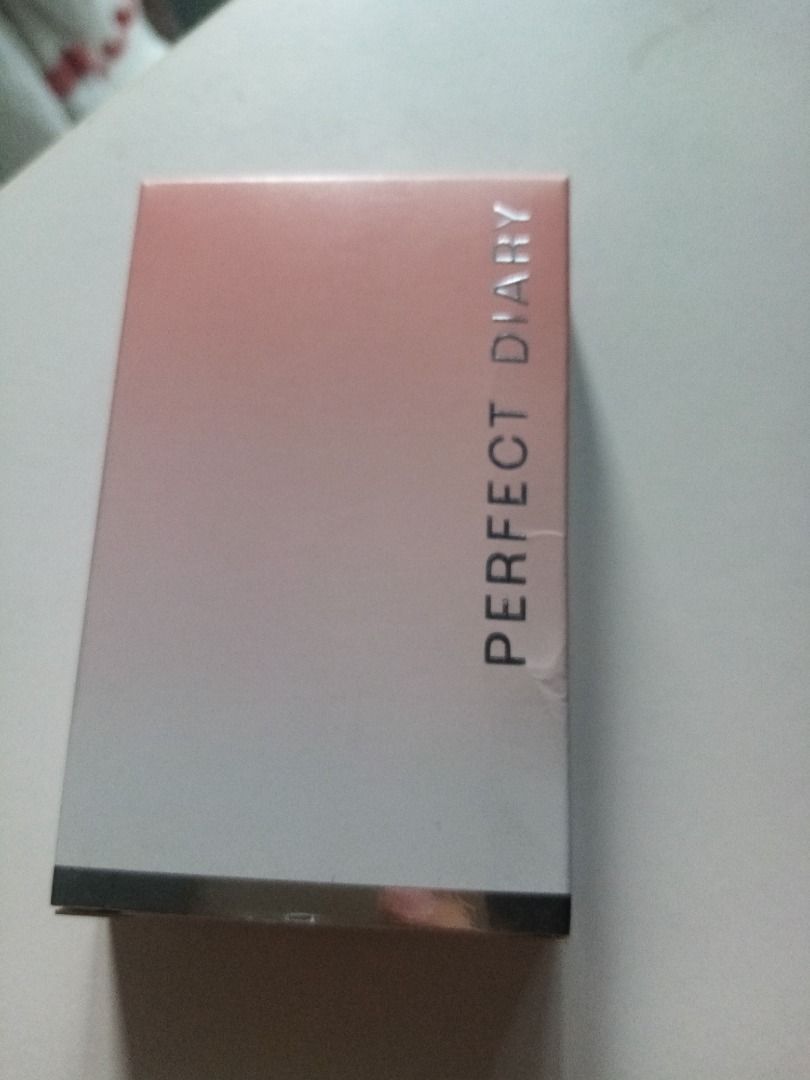 Perfect Diary Floating light lip gloss 115, Beauty & Personal Care ...