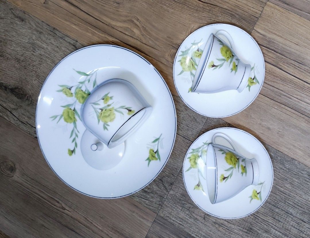 Pinggan bunga kuning, Hobbies & Toys, Collectibles & Memorabilia ...