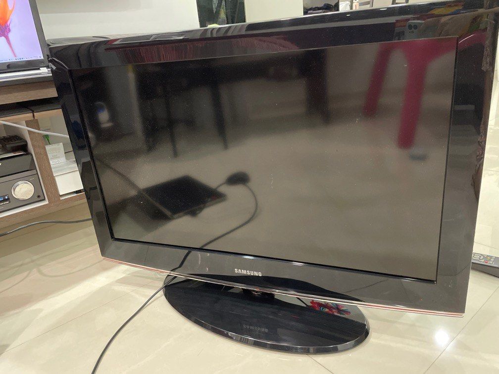 Samsung 32 inch TV, TV & Home Appliances, TV & Entertainment, TV on ...
