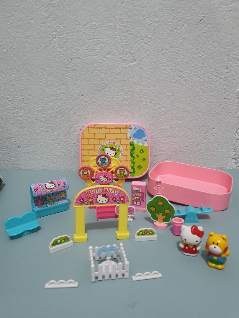 Sanrio Hello Kitty Mini Playset: Amusement Park, Hobbies & Toys ...