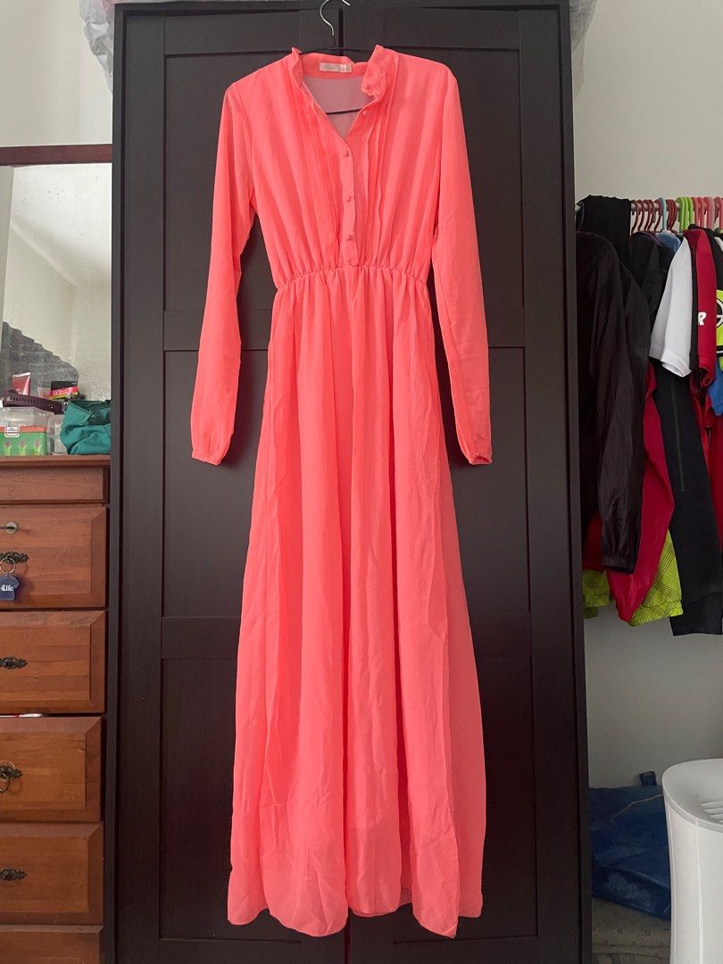Shocking pink dress, Women's Fashion, Muslimah Fashion, Dresses on ...