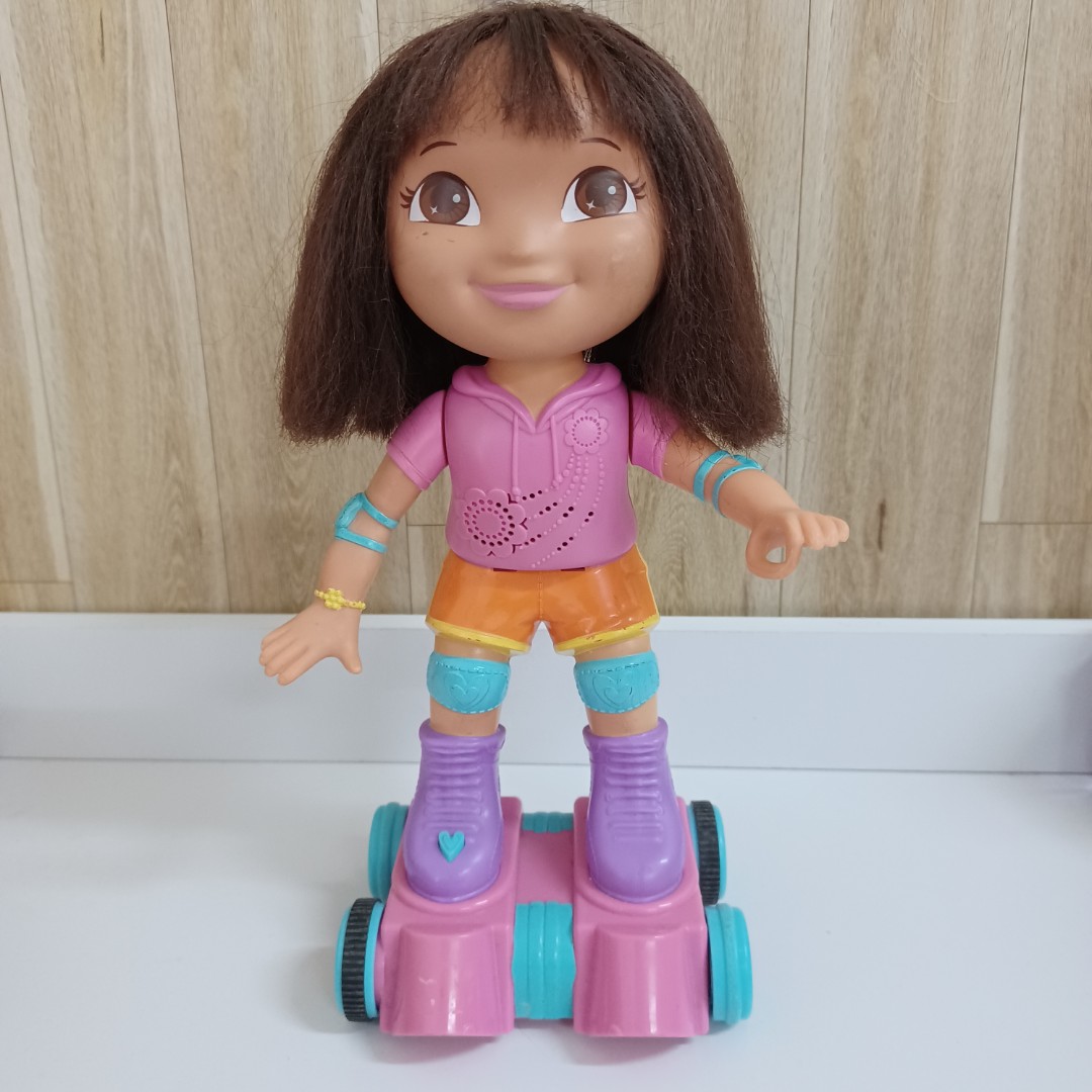 Skate & Spin Dora, Hobbies & Toys, Toys & Games on Carousell