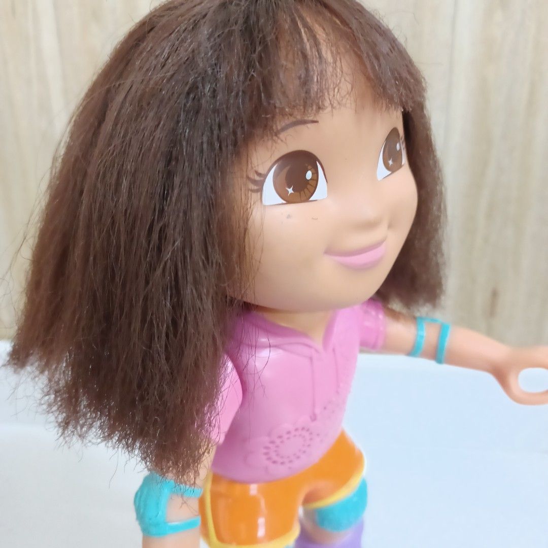 Skate & Spin Dora, Hobbies & Toys, Toys & Games on Carousell