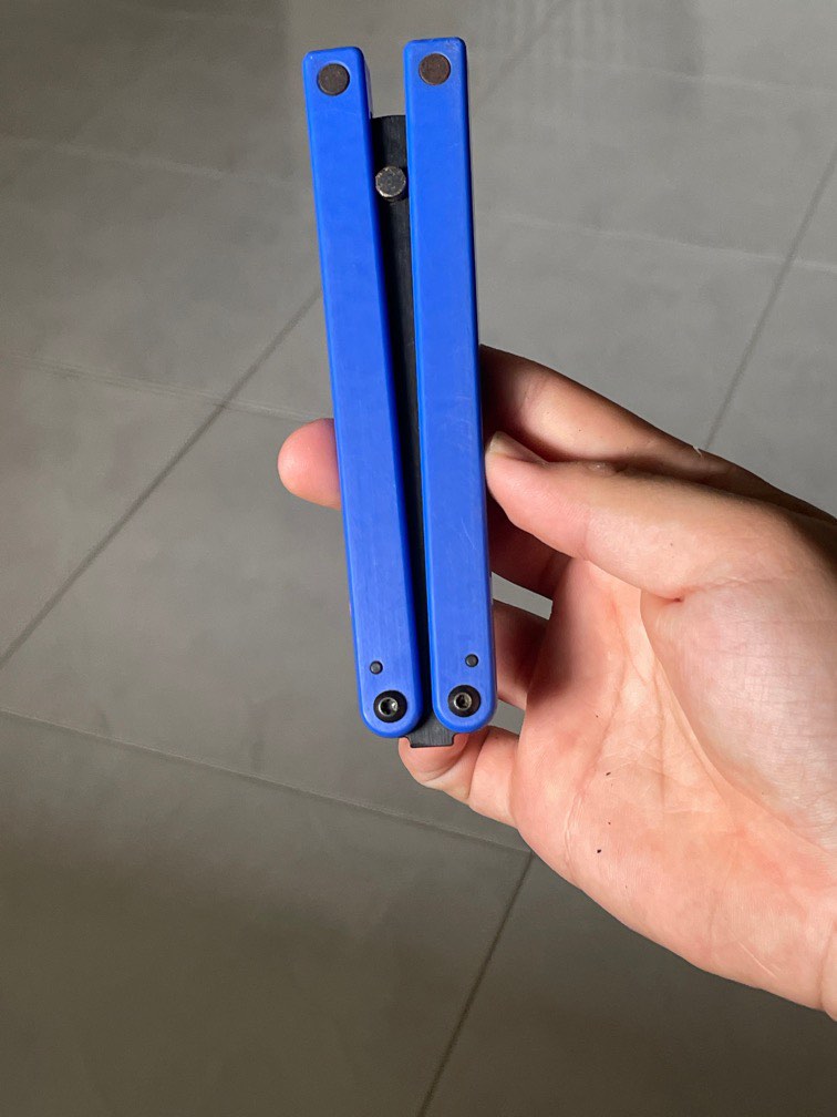 Squiddy u balisong, Hobbies & Toys, Toys & Games on Carousell