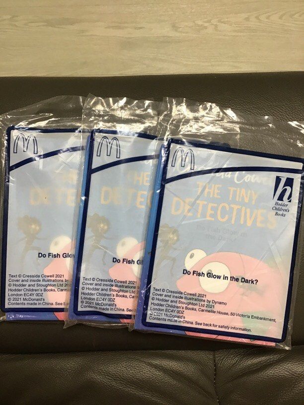The tiny detectives - do fish glow in the dark?, Hobbies & Toys, Books ...