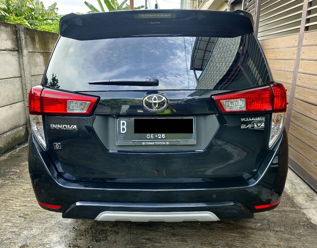 Toyota Innova 2.4 V AT Matic Diesel 2021 / 2022 Hitam Black, Mobil ...
