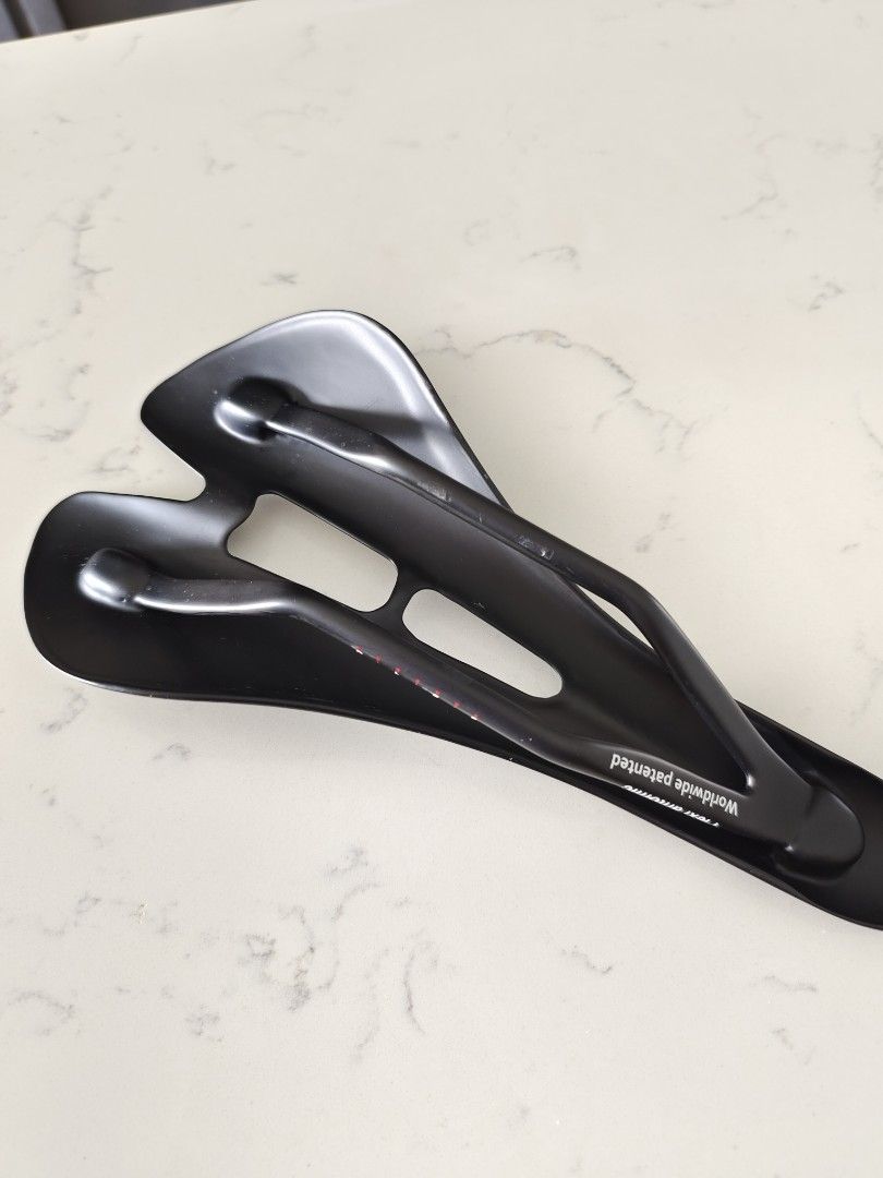 Trigon Carbon Saddle - Super Lightweight, Sports Equipment, Bicycles ...