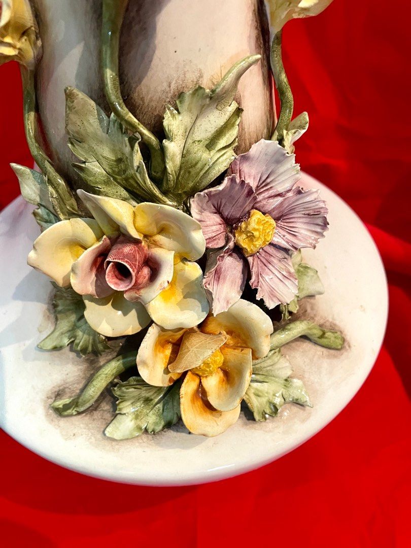 Vintage Capodimonte Flower Vase Italy 43cm, Hobbies & Toys ...