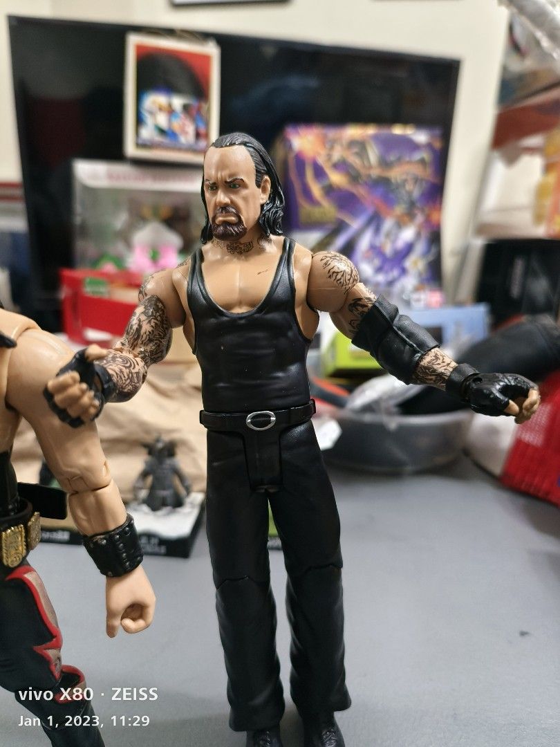 WWE set undertaker and Caine loose, Hobbies & Toys, Toys & Games on ...
