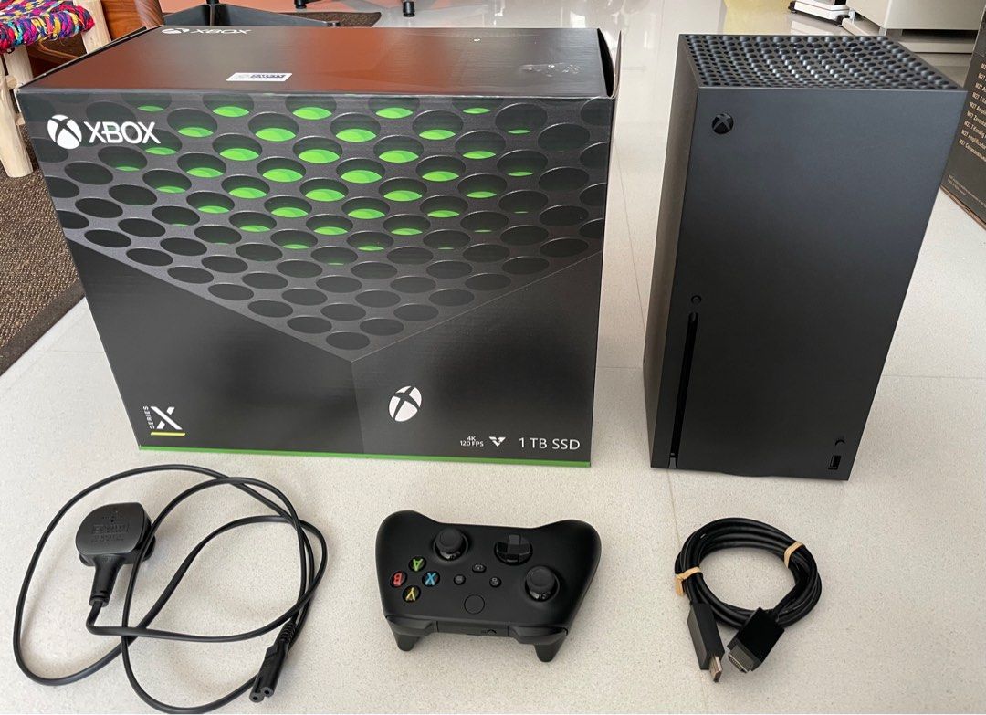 Xbox Series X - pristine in box with all original components, Video ...