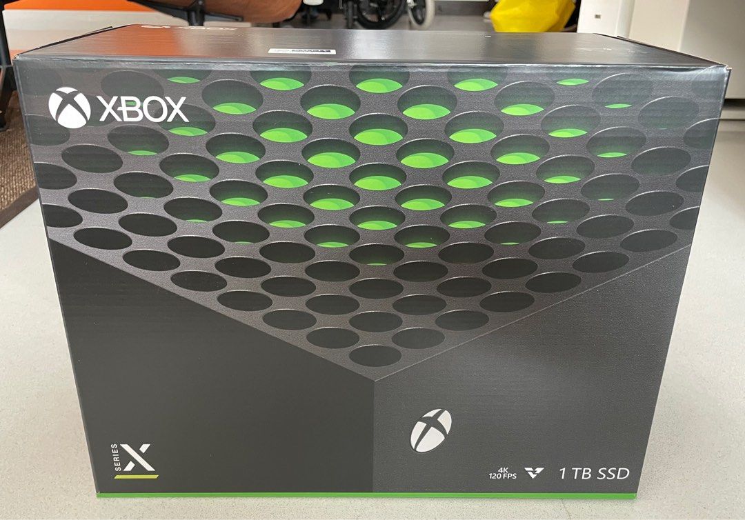 Xbox Series X - pristine in box with all original components, Video ...
