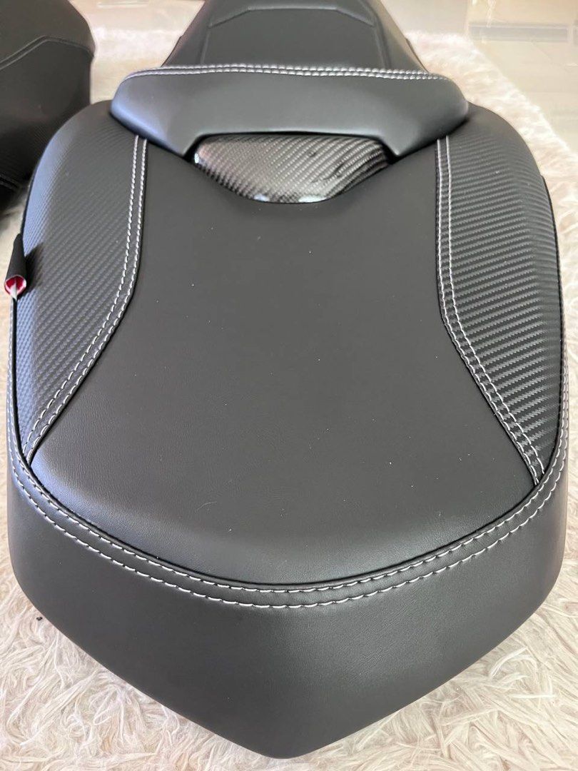 Yamaha Xmax sports seat with carbon. Custom avenged sevenfold ...