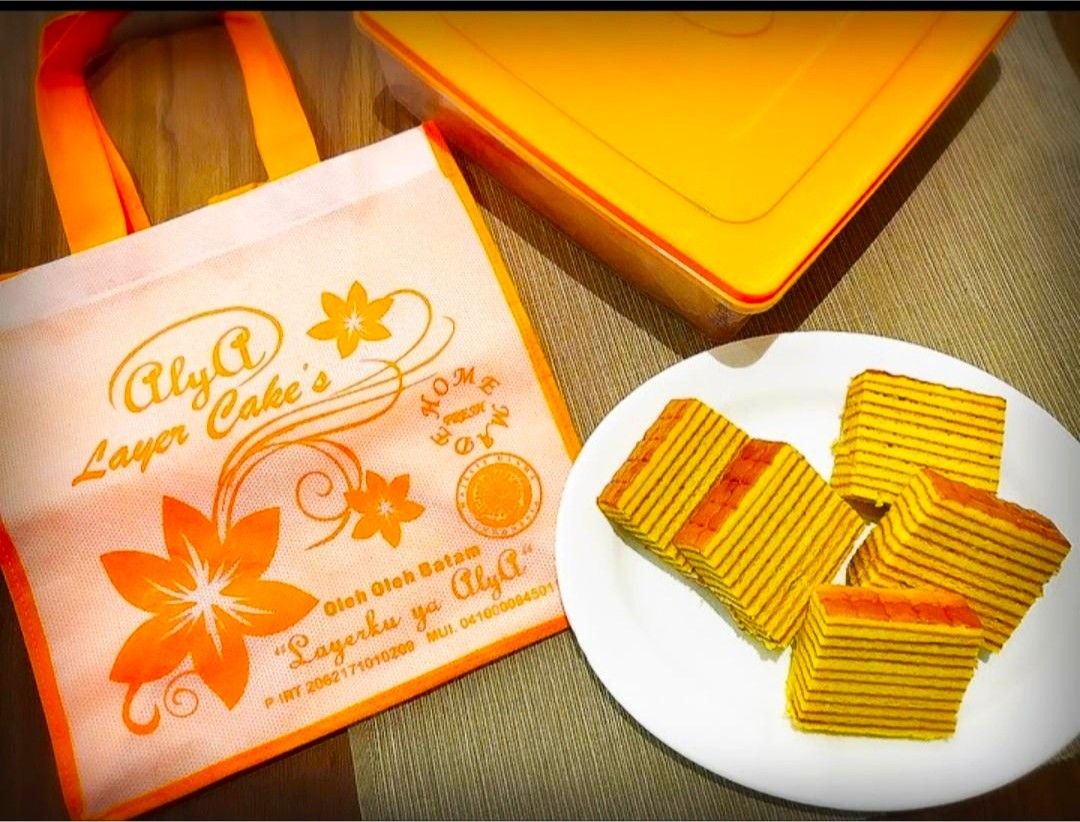 Alya Kueh Lapis Batam Layer Cake for CNY Hari Raya, Food & Drinks ...