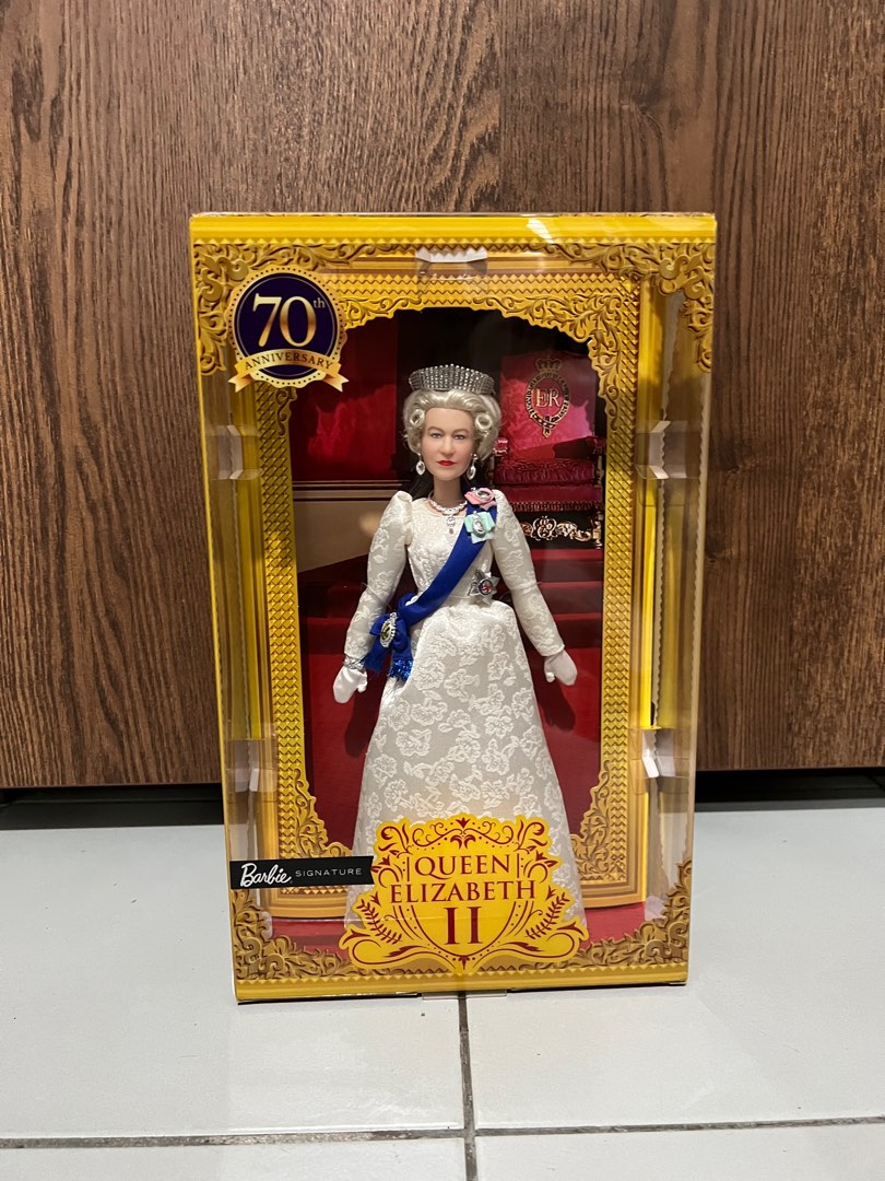 Barbie Queen Elizabeth II, Hobbies & Toys, Memorabilia & Collectibles ...
