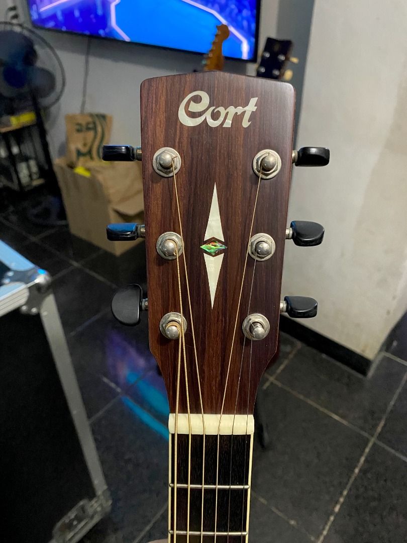 Cort Earth 100NS Acosutic Guitar, Hobbies & Toys, Music & Media ...