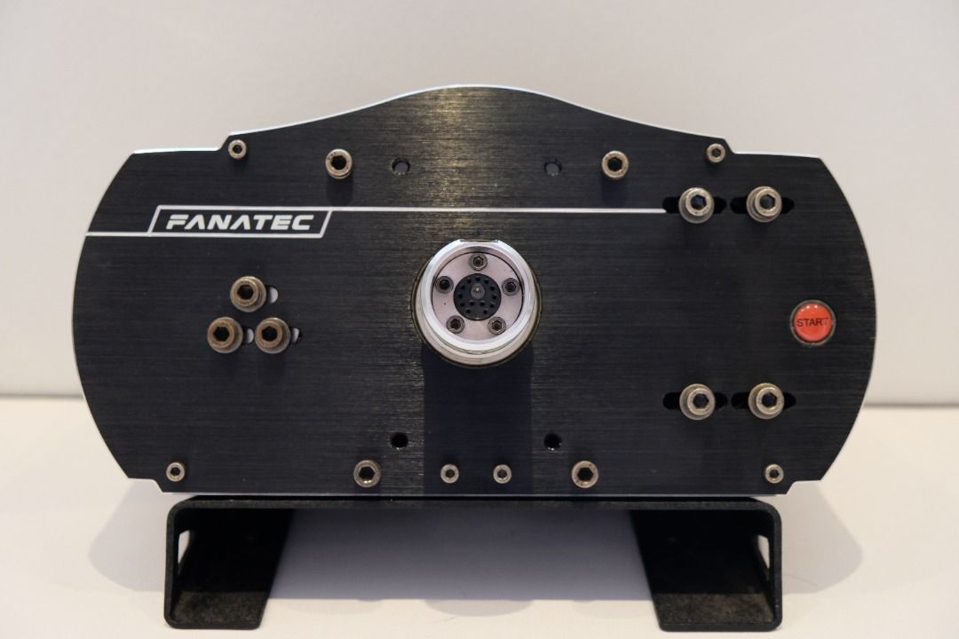 Fanatec Clubsport Wheelbase V2.5, Video Gaming, Gaming Accessories ...