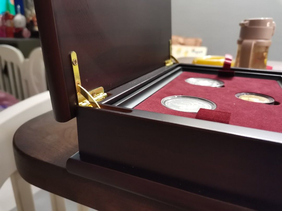 FIFA 100 Years Gold & Silver Coins (1 out of 10000), Hobbies & Toys ...