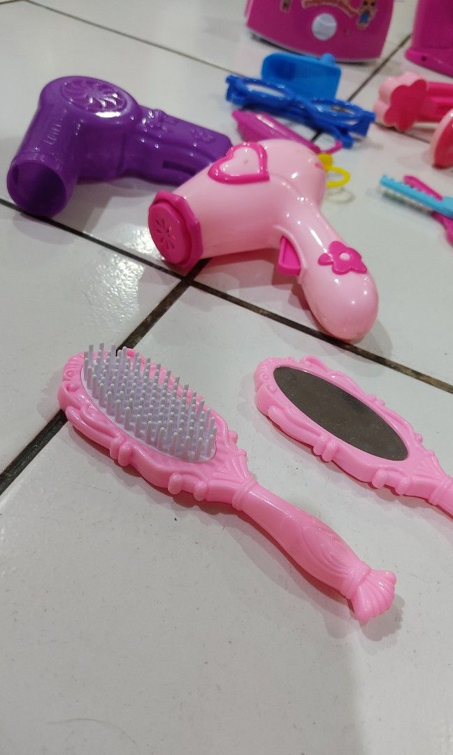 Frozen Elsa Barbie Doll (Buy One RM12 Buy All RM40), Hobbies & Toys ...