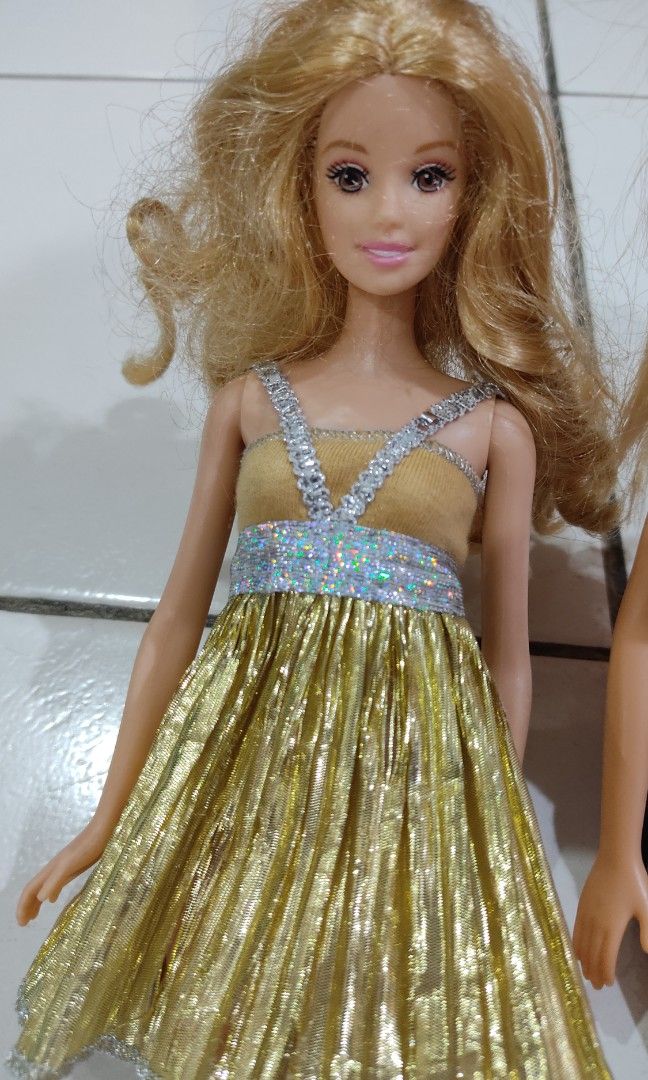 Frozen Elsa Barbie Doll (Buy One RM12 Buy All RM40), Hobbies & Toys ...