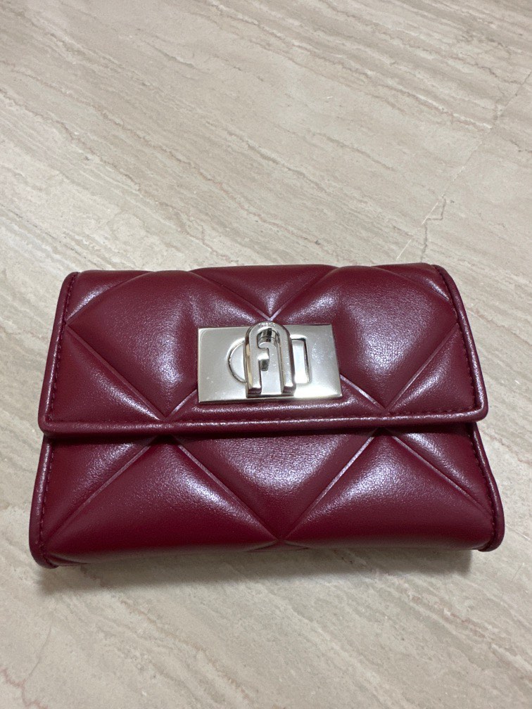FURLA : Bi-Fold red wallet, Luxury, Bags & Wallets on Carousell