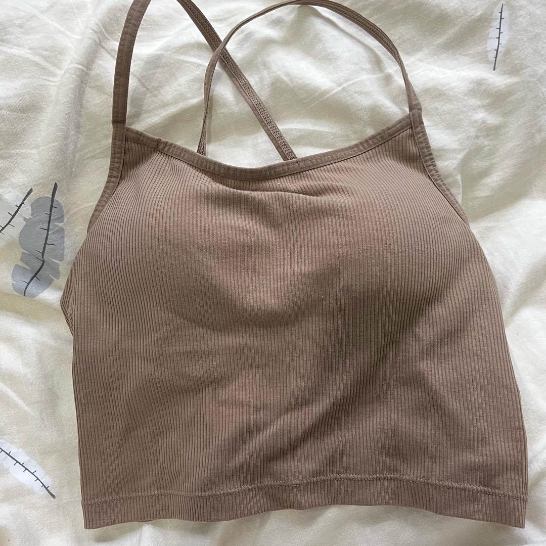 GU bratop, 女裝, 運動服裝 - Carousell