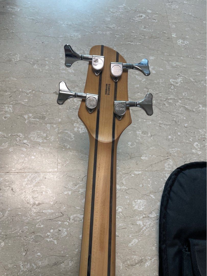 Hamer velocity 4 string bass guitar, Hobbies & Toys, Music & Media ...