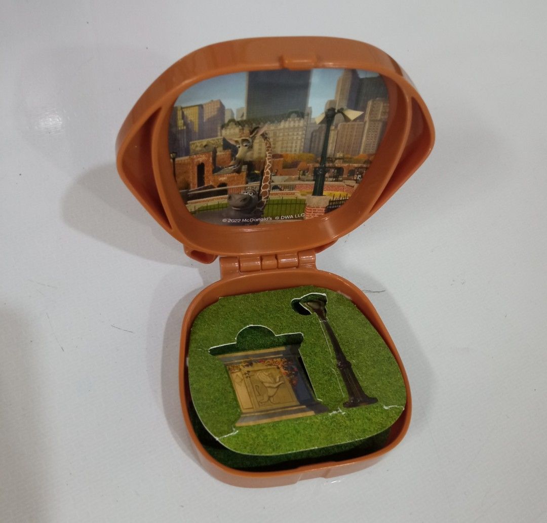 Hanger Box McD, Toys & Collectibles, Lainnya di Carousell