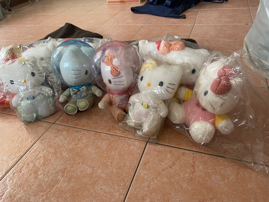 Hello Kitty Collectibles, Hobbies & Toys, Toys & Games on Carousell