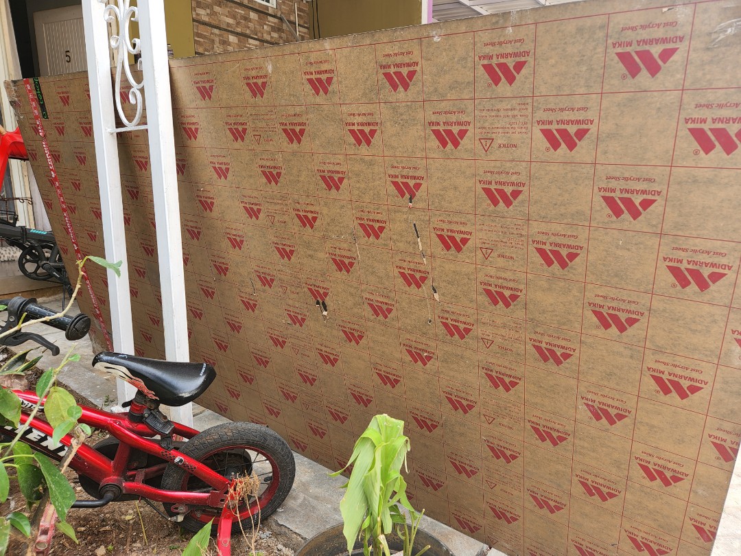 Kaca akrilik adiwarna mika warna ray-ban tebal 5mm ukiran 122x244 ...