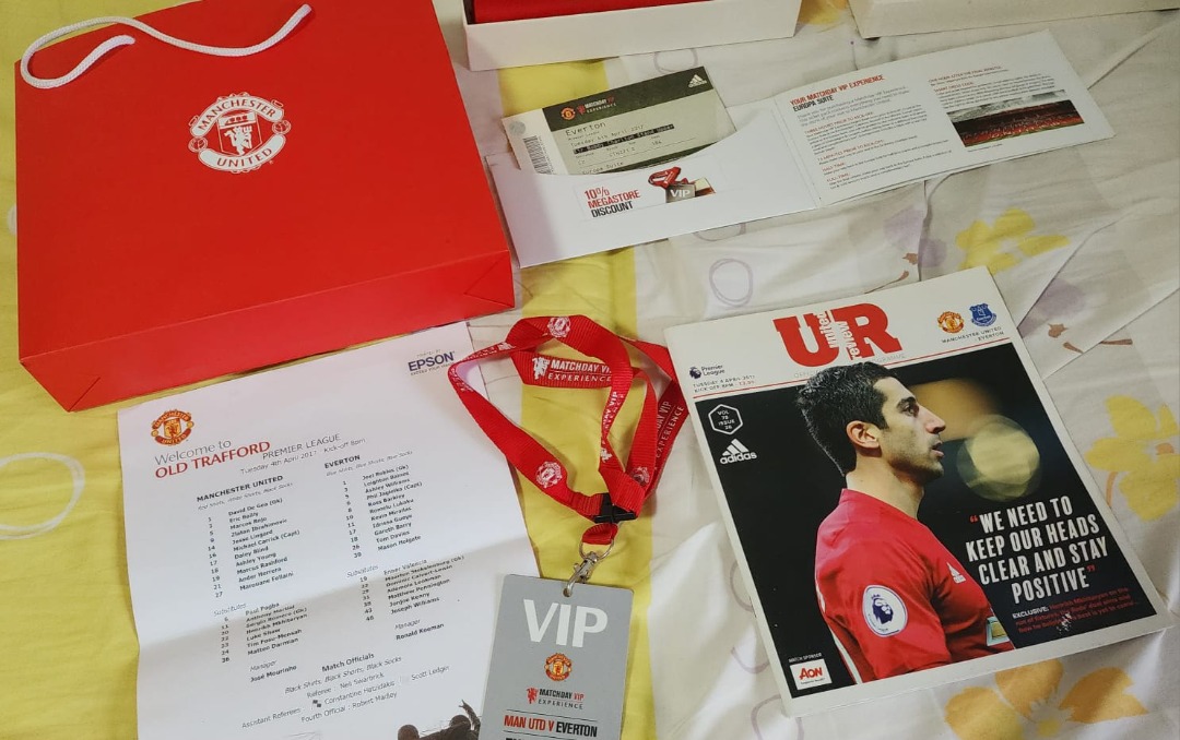 Manchester United Match Day Souvenir Pack, Hobbies & Toys, Memorabilia ...