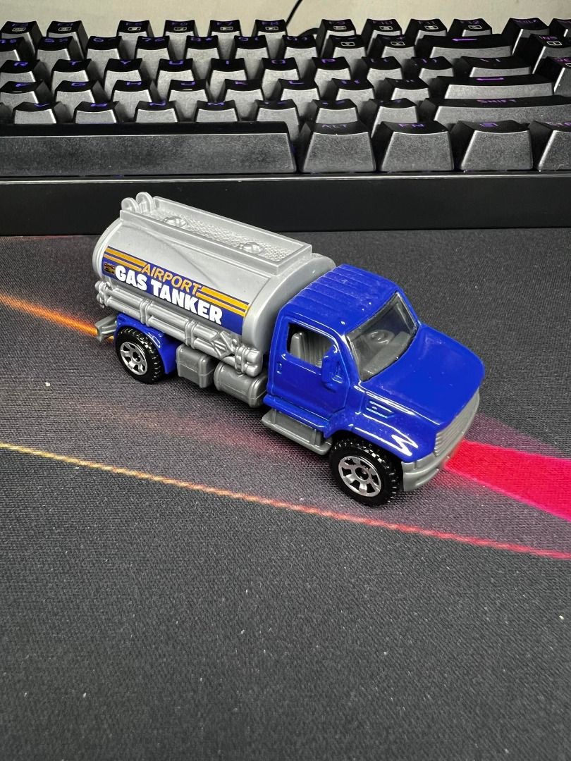 Matchbox Utility Truck, Hobbies & Toys, Toys & Games on Carousell