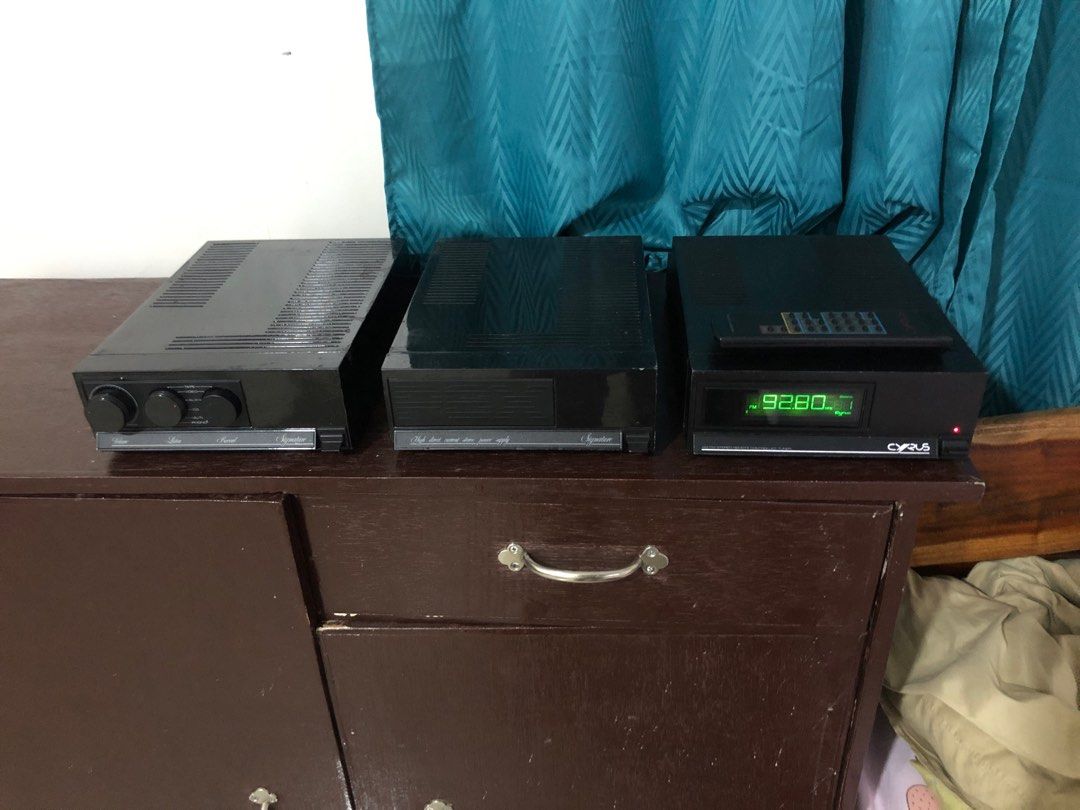 Mission Cyrus two signature amplifier with PSX and tuner fm, Audio ...