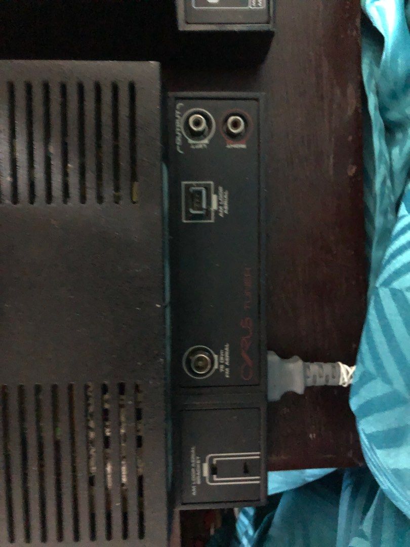 Mission Cyrus two signature amplifier with PSX and tuner fm, Audio ...