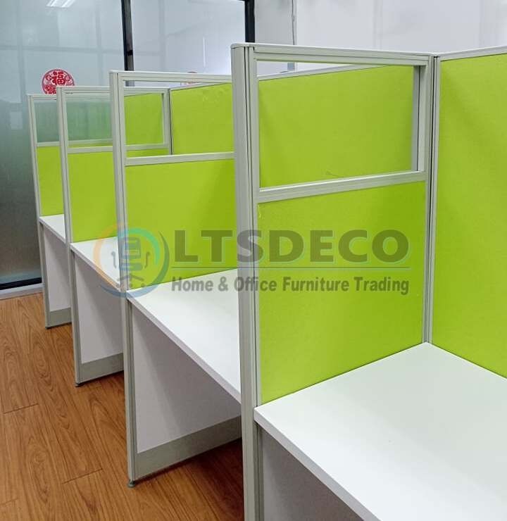 NEW CUBICLES WITH GLASS OFFICE PARTITION WORKSTATION TABLE OFFICE ...