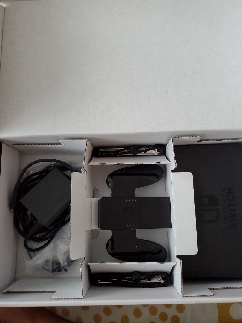 Nintendo Switch Gen 1 game console, Video Gaming, Video Game Consoles ...