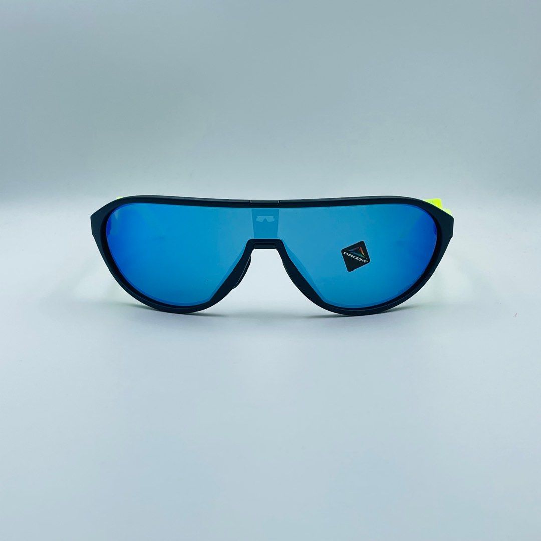 Oakley CMDN (A) Matte Navy w/ Prizm Sapphire, Men's Fashion, Watches ...