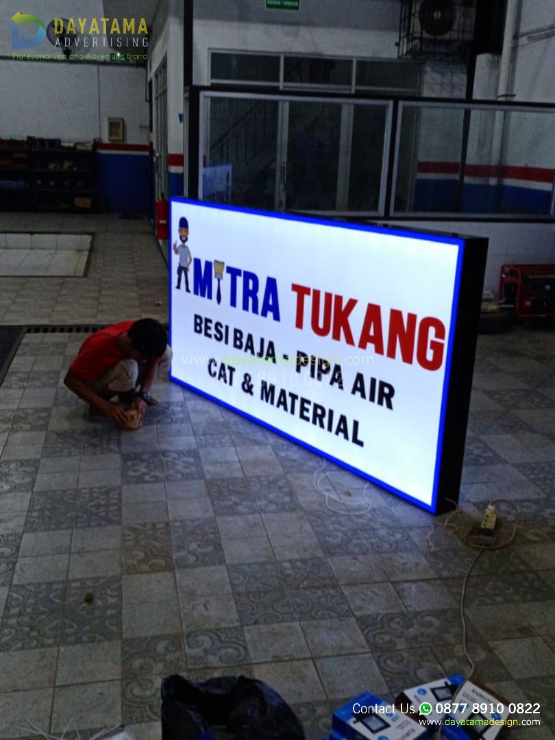 Plang Nama Neon Box Toko, Desain & Kerajinan Tangan, Karya Seni di ...