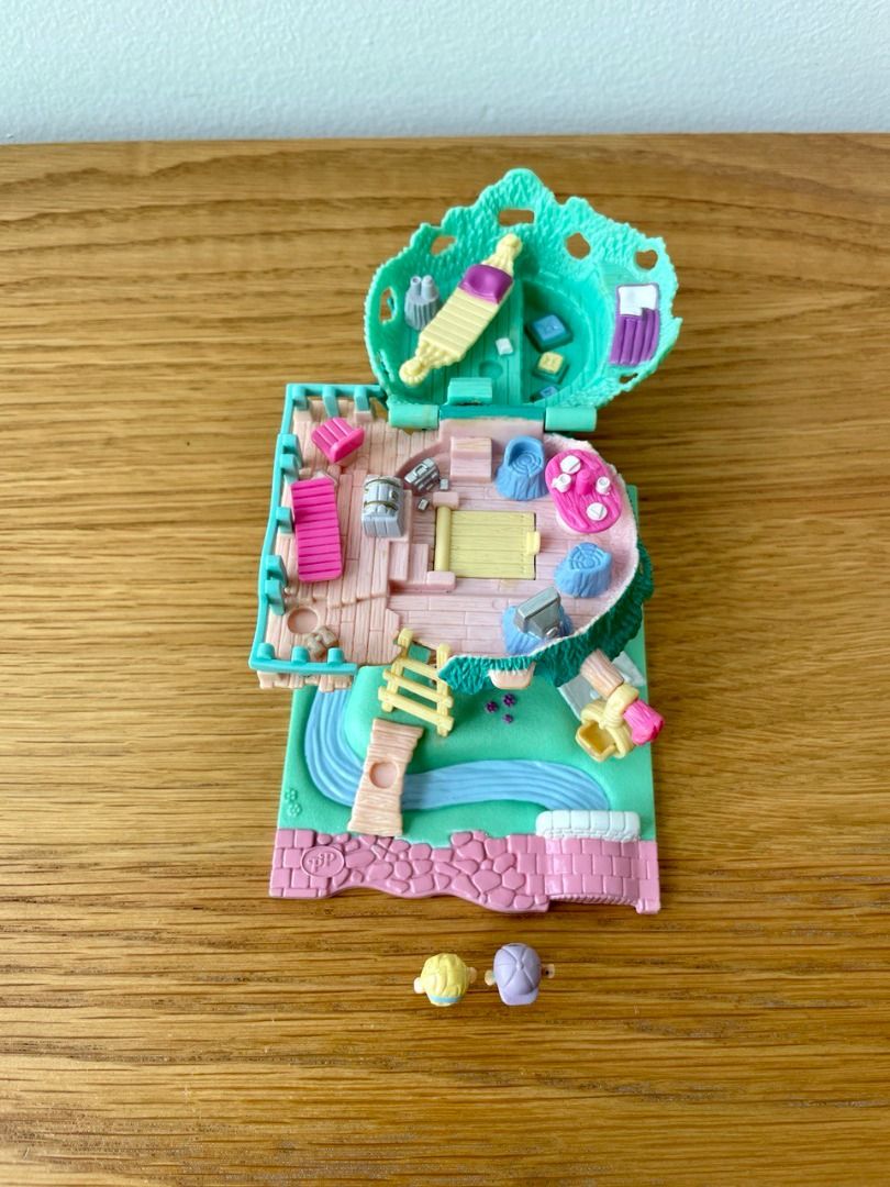 Polly Pocket 1994 Tree house - Pollyville 100% COMPLETE with dolls ...