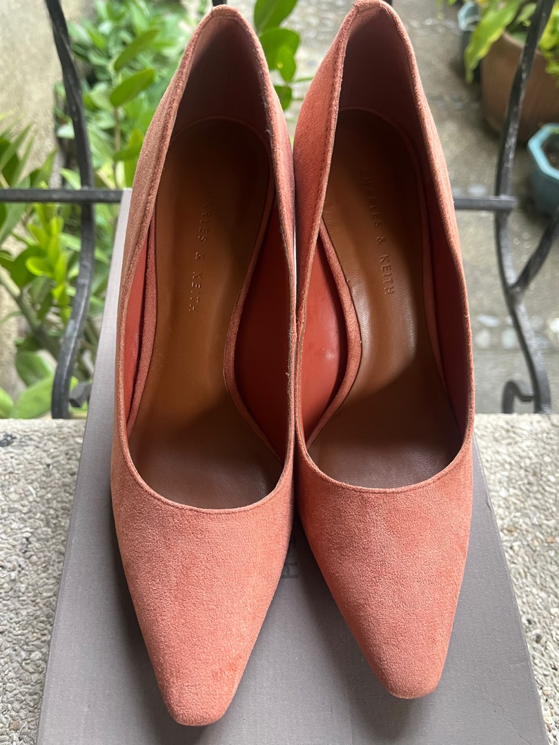 PRE OWNED CHARLES & Keith Brick Pump, Women's Fashion, Footwear, Heels ...