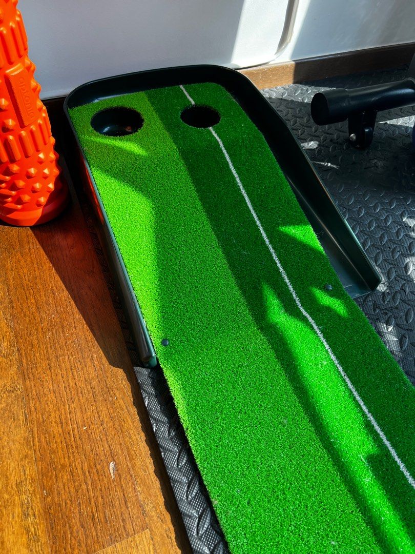 Putting matt, Sports Equipment, Sports & Games, Golf on Carousell