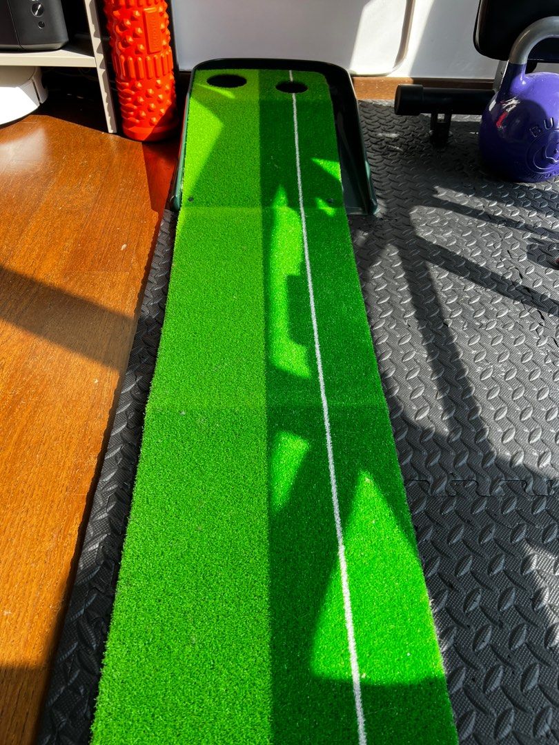 Putting matt, Sports Equipment, Sports & Games, Golf on Carousell