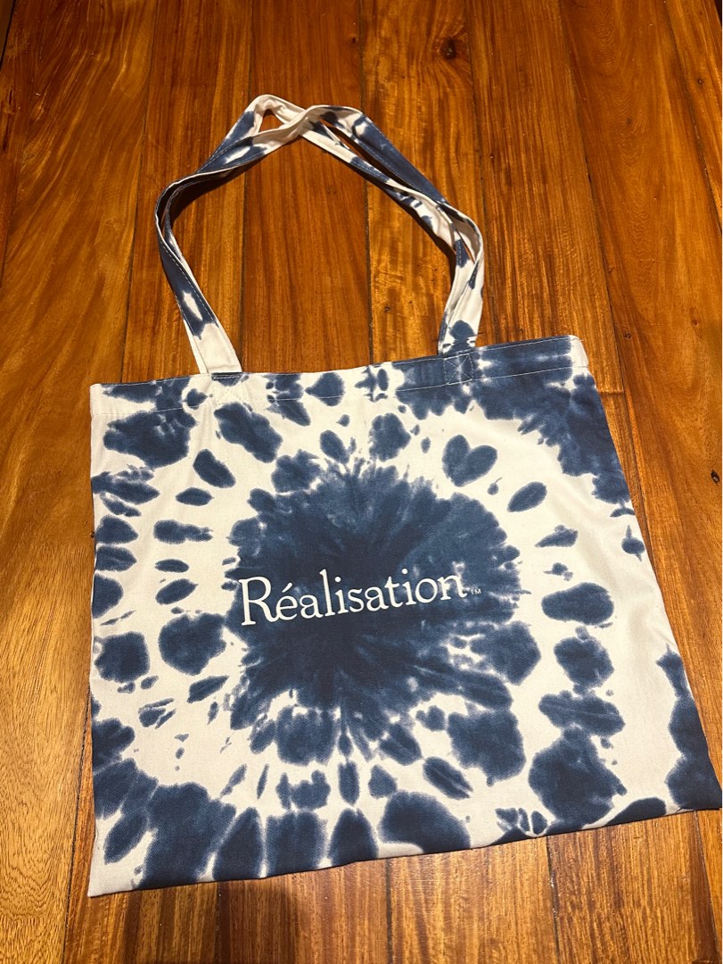 Realisation Par Tote, Women's Fashion, Bags & Wallets, Tote Bags on ...
