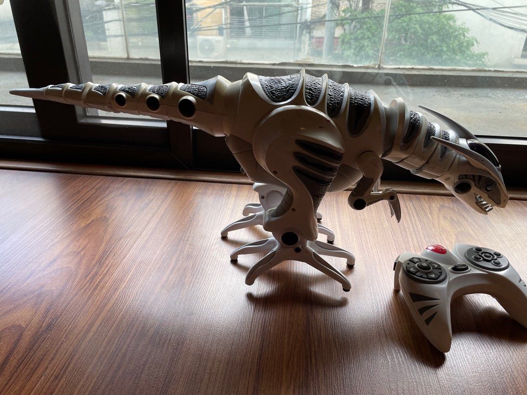 Roboraptor remote control dinosaur, Hobbies & Toys, Toys & Games on ...
