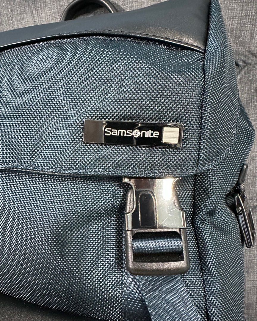 Samsonite Backpack with Flap Top (Navy Blue), Men's Fashion, Bags ...