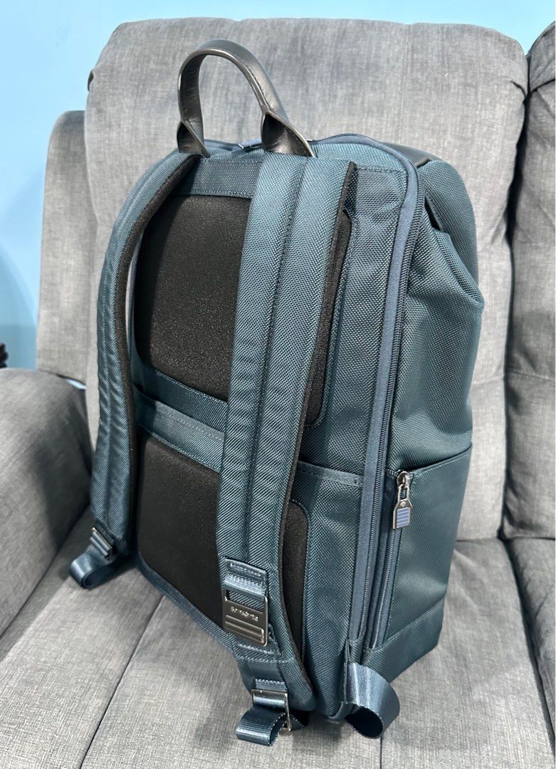 Samsonite Backpack with Flap Top (Navy Blue), Men's Fashion, Bags ...