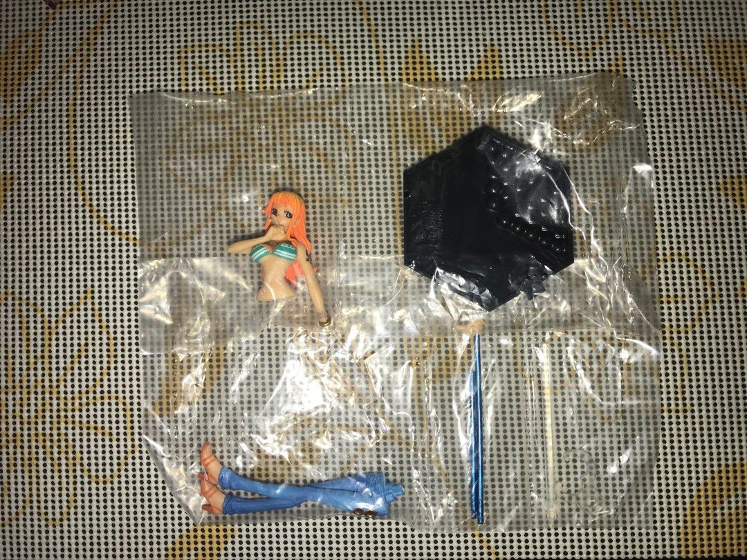 (Set of 20) Authentic Nami, Robin One Piece Figurines / Figures ...