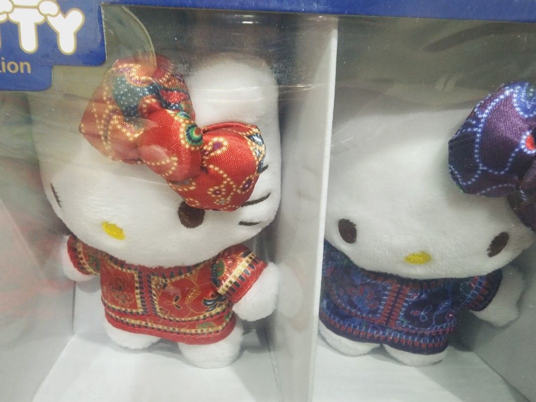 SIA SQ Hello Kitty Plush set, Hobbies & Toys, Memorabilia ...