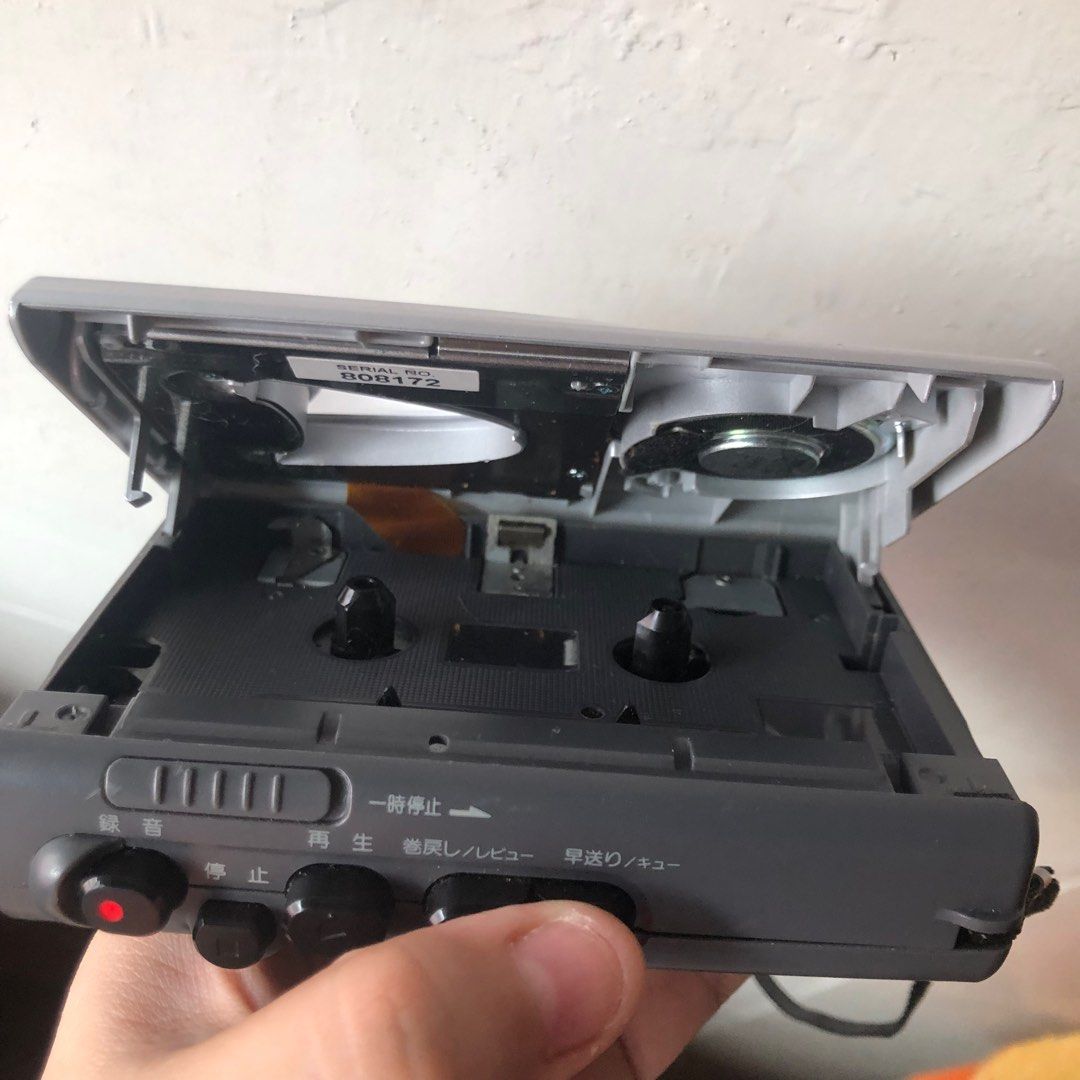 Sony TCM 400 walkman vintage cassette tape recorder/player, Audio ...