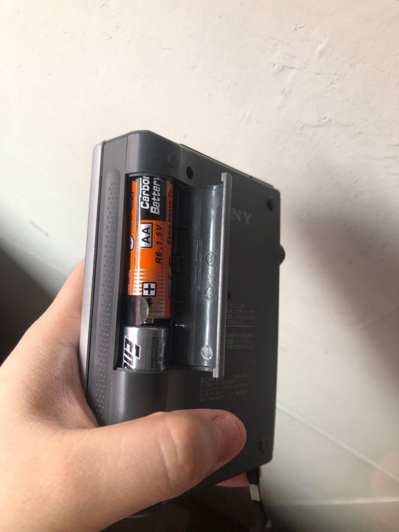 Sony TCM 400 walkman vintage cassette tape recorder/player, Audio ...