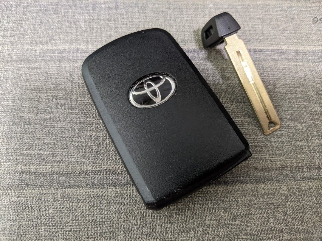 Toyota Sienta / Voxy / Noah / Esquire Smart Key, Car Accessories ...